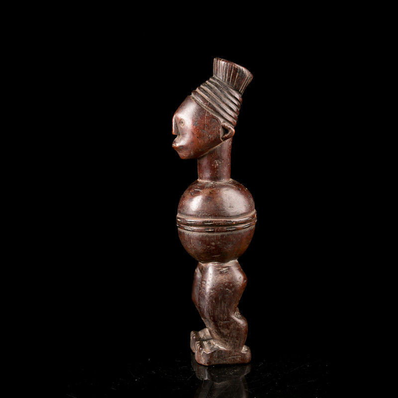 Mangbetu Bukuru iga he anthropomorphic box - African art recipients ...
