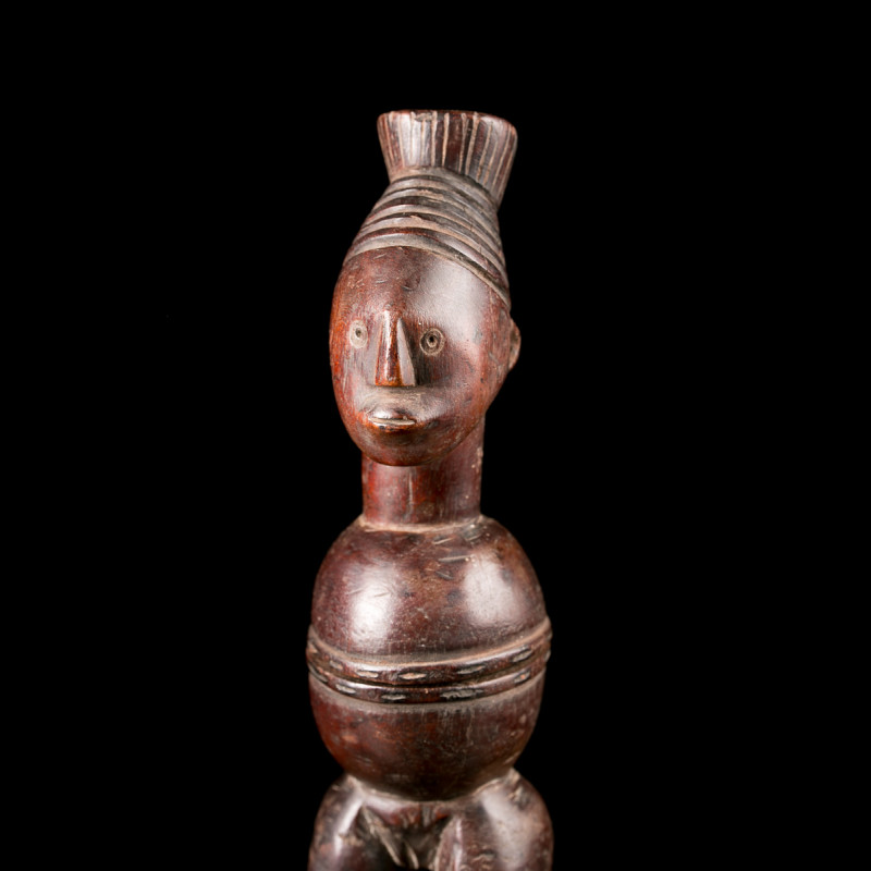 Mangbetu Bukuru iga he anthropomorphic box - African art recipients ...
