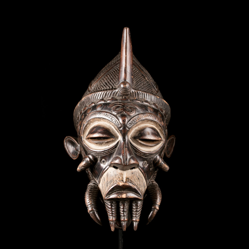 Bena Lulua mask - African art masks from Luluwa people in Congo