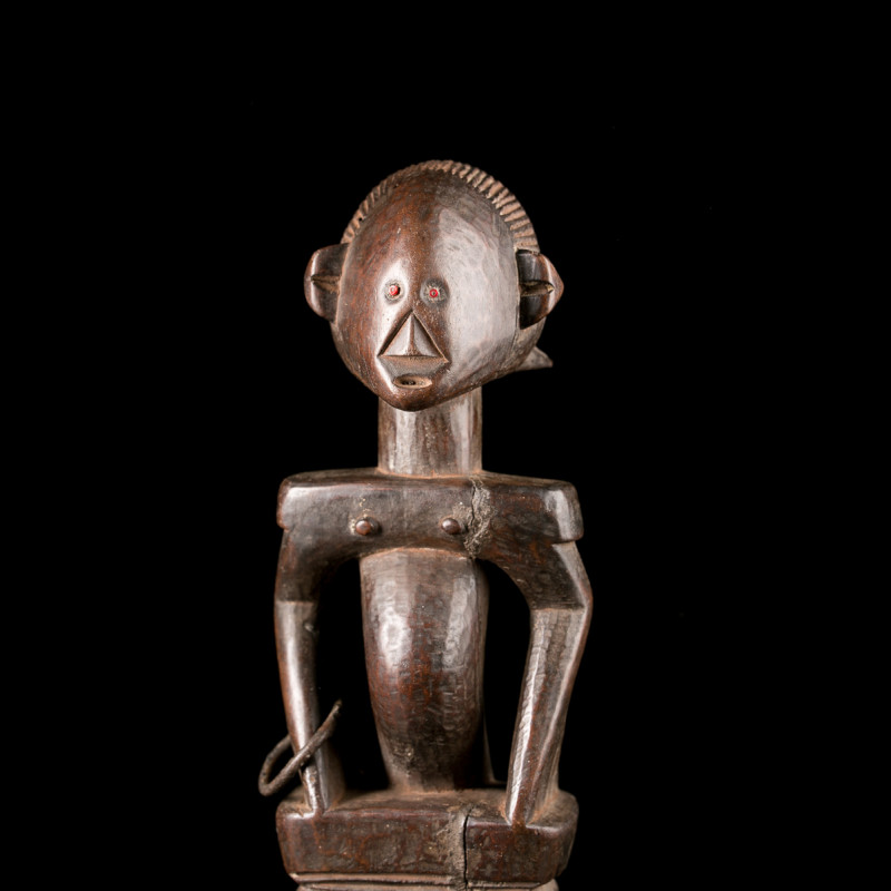Luba Kisale lake figure - African art from Luba kingdom in Congo