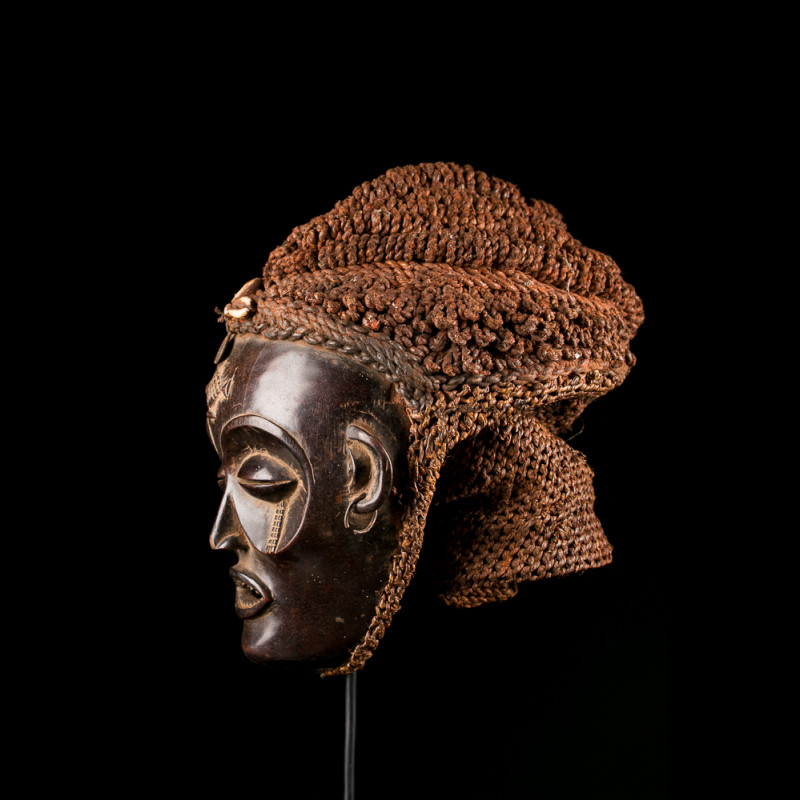 Chokwe Mwana Pwo Mukanda mask - African art masks from Angola