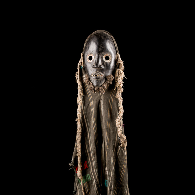 Dan Deangle mask - African art masks from the Dan people in Ivory Coast