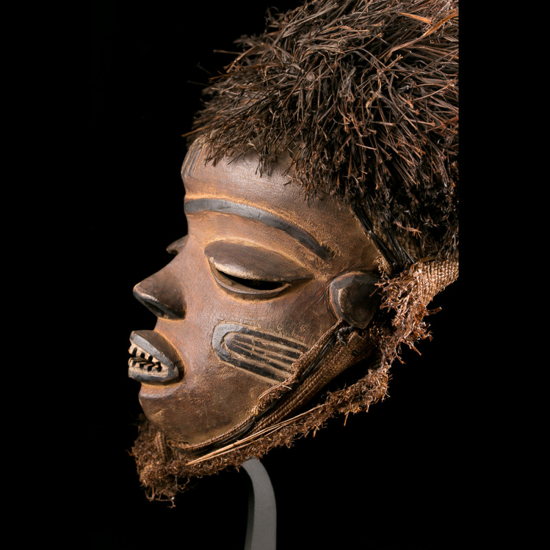 Mbuya Pende mask - African art masks from the Bapende in Congo