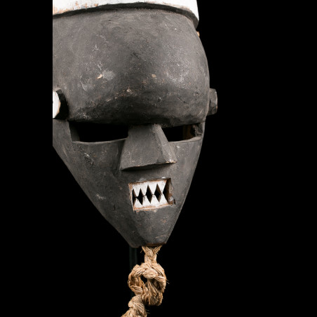 Salampasu Kasangu mask - African art Mugongo warrior masks from Congo