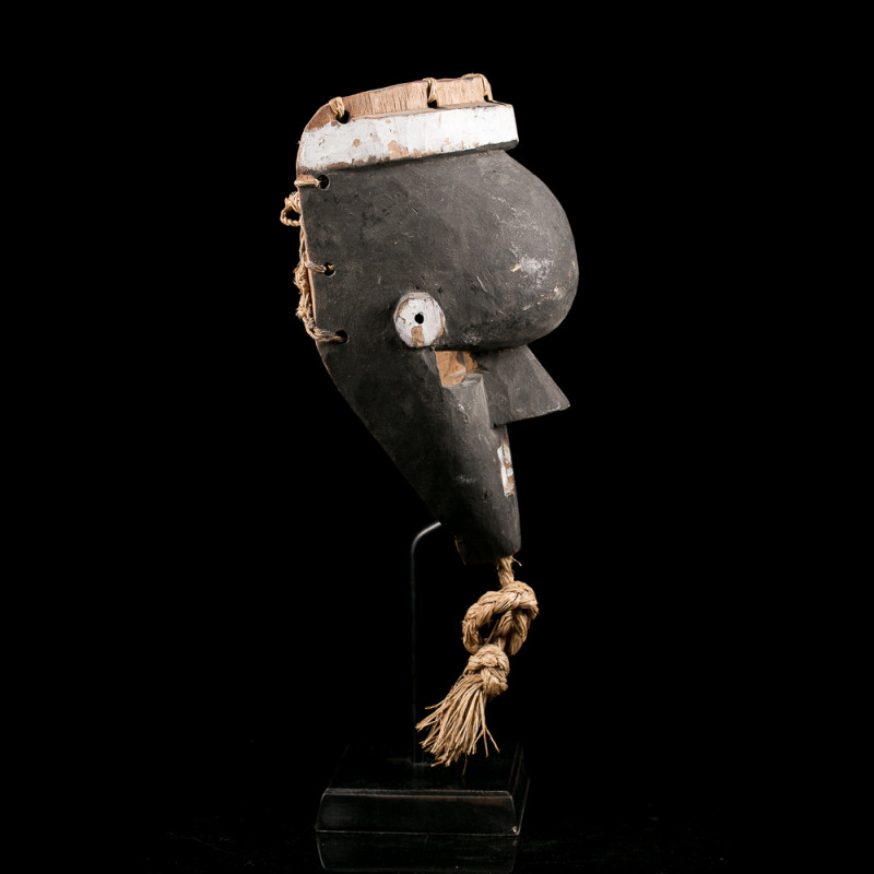 Salampasu Kasangu mask - African art Mugongo warrior masks from Congo