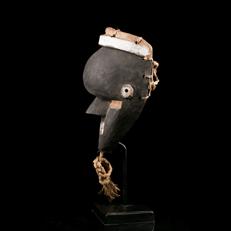 Salampasu Kasangu mask - African art Mugongo warrior masks from Congo