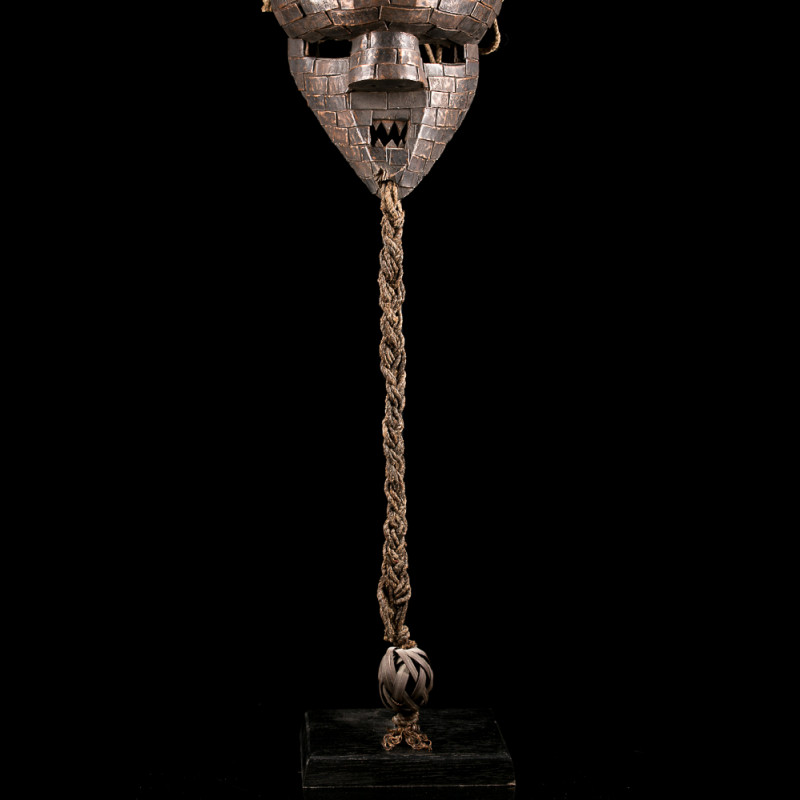 Mukinka Salampasu mask - African Art Gallery