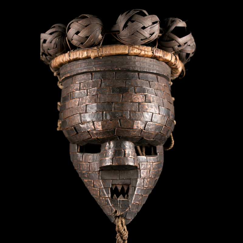 Mukinka Salampasu mask - African Art Gallery
