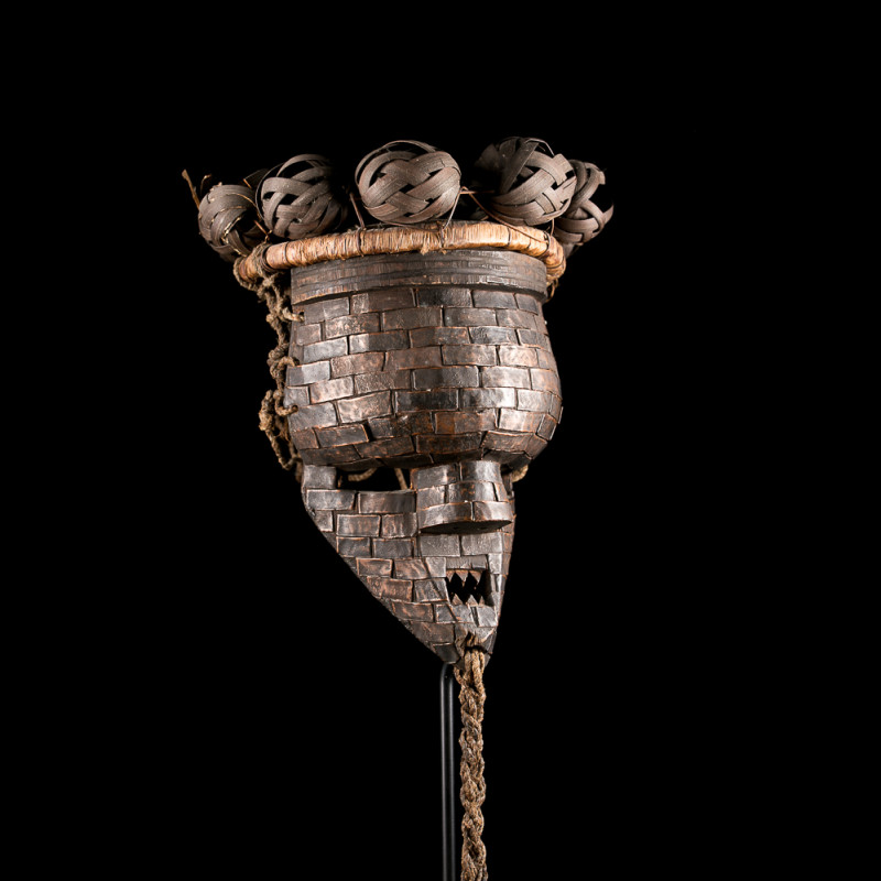 Mukinka Salampasu mask - African Art Gallery