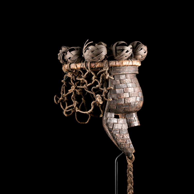 Mukinka Salampasu mask - African Art Gallery