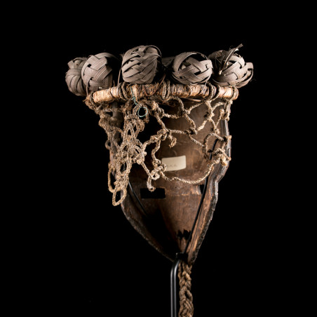 Mukinka Salampasu mask - African Art Gallery