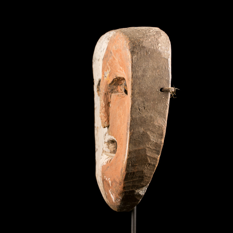 Kumu Komo Nsembu mask - African Art Congo mask - Desaive Collection