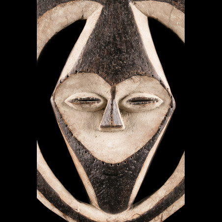 Kwele Bata mask - Masks of the Beete in Gabon