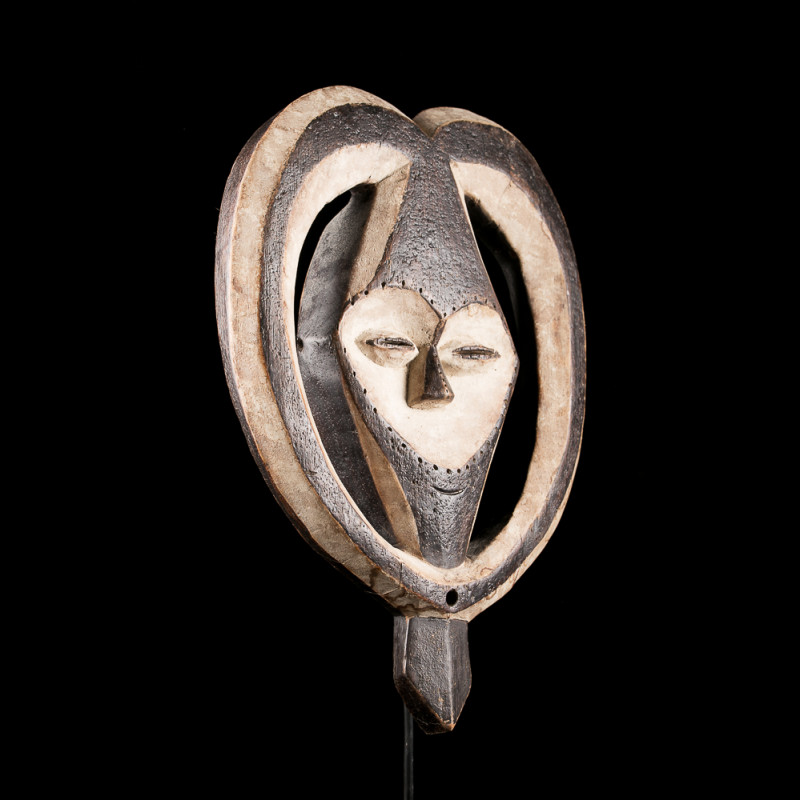 Kwele Bata mask - Masks of the Beete in Gabon