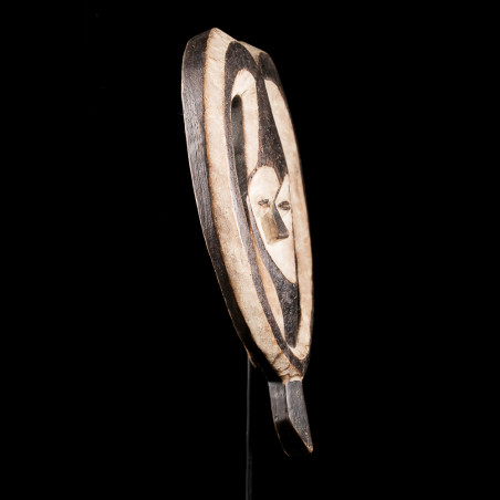 Kwele Bata mask - Masks of the Beete in Gabon
