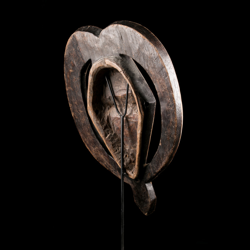 Kwele Bata mask - Masks of the Beete in Gabon