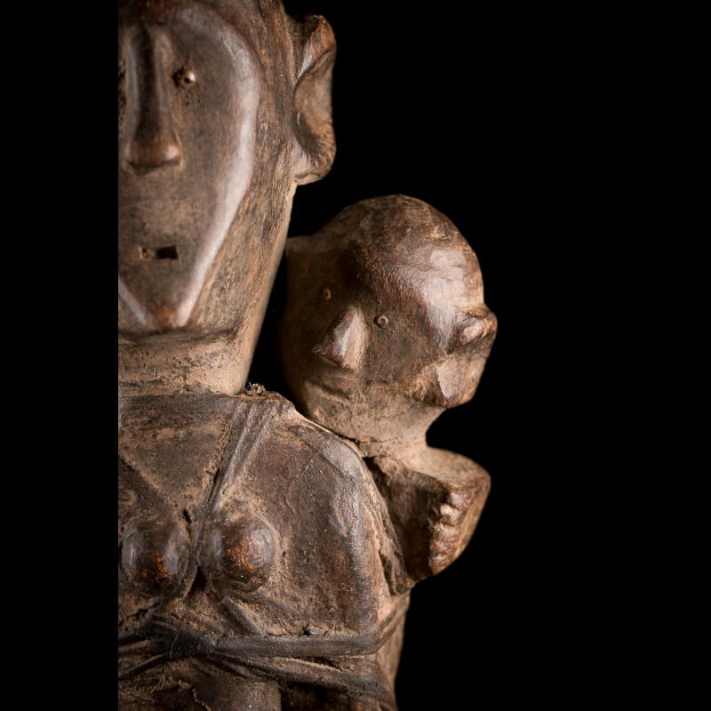 Zigua maternity - African art figure from Tanzania