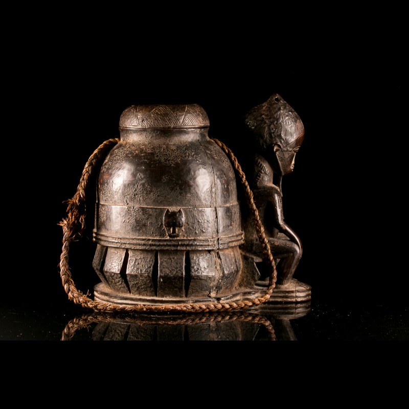 Baule Gbekre Se mouse divination oracle vessel from Ivory Coast