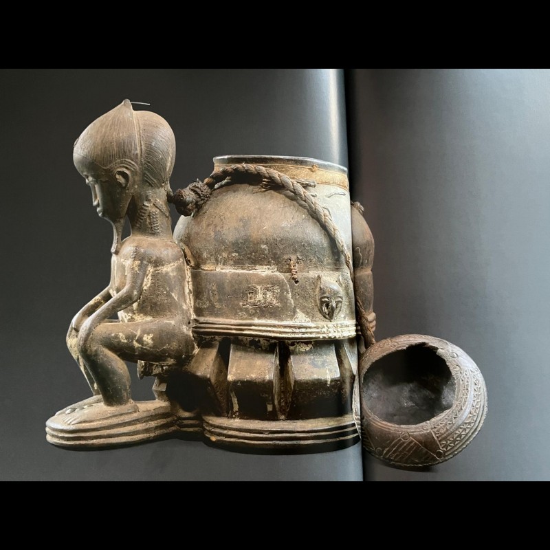 Baule Gbekre Se mouse divination oracle vessel from Ivory Coast