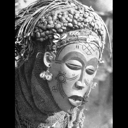 Chokwe Mwana Pwo mask - Beautiful african masks from Angola