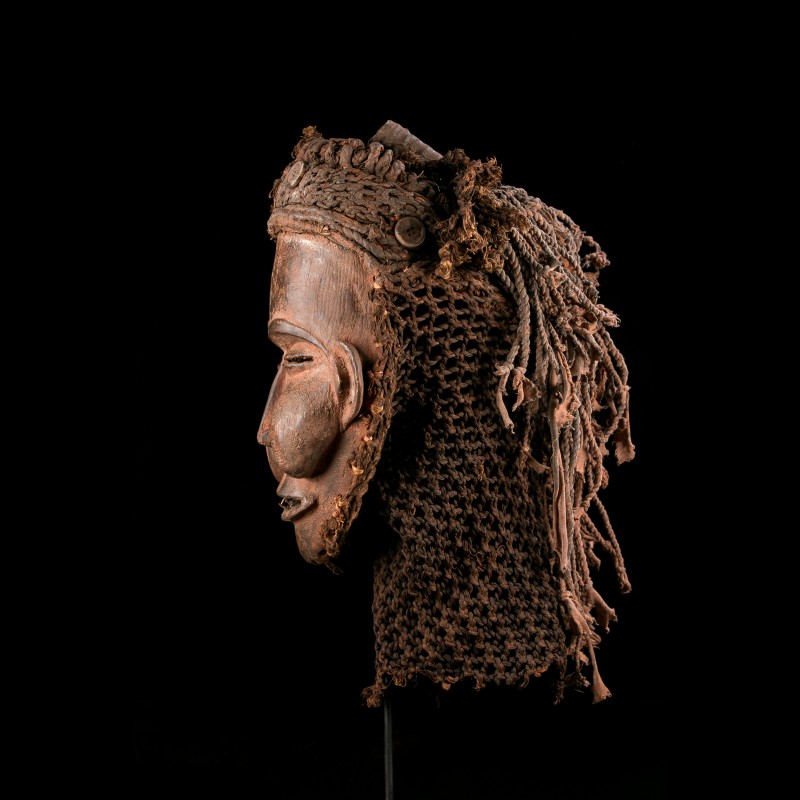 Suku Kakungu mask - African art masks of the Makunda in the Congo