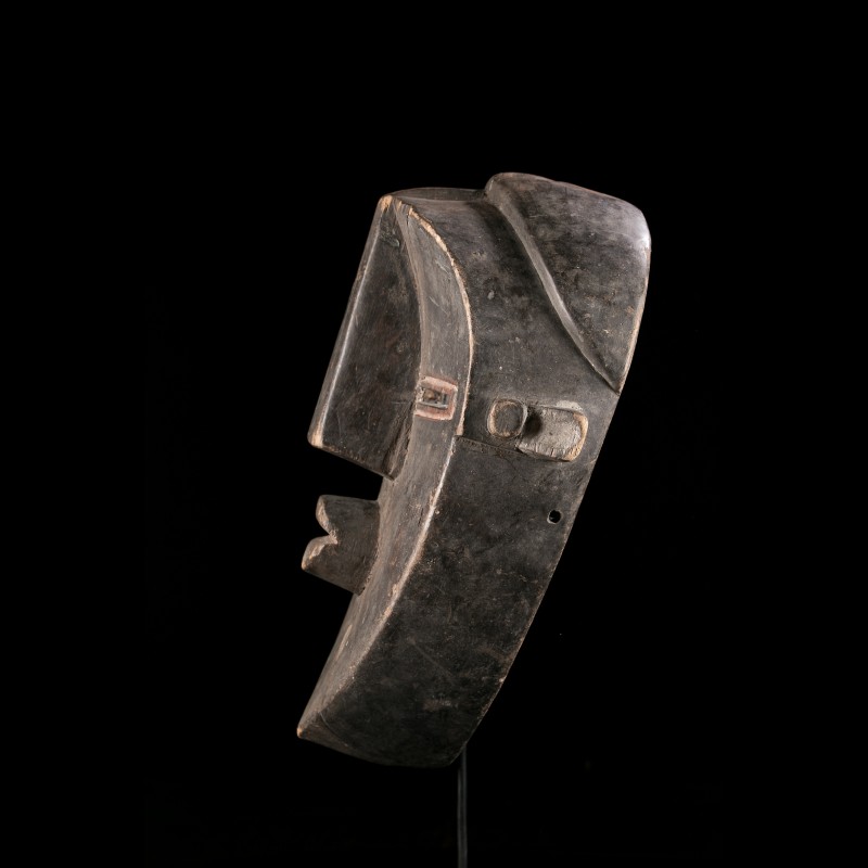 Lwalwa Mvondo mask - African art masks from Lwalu people