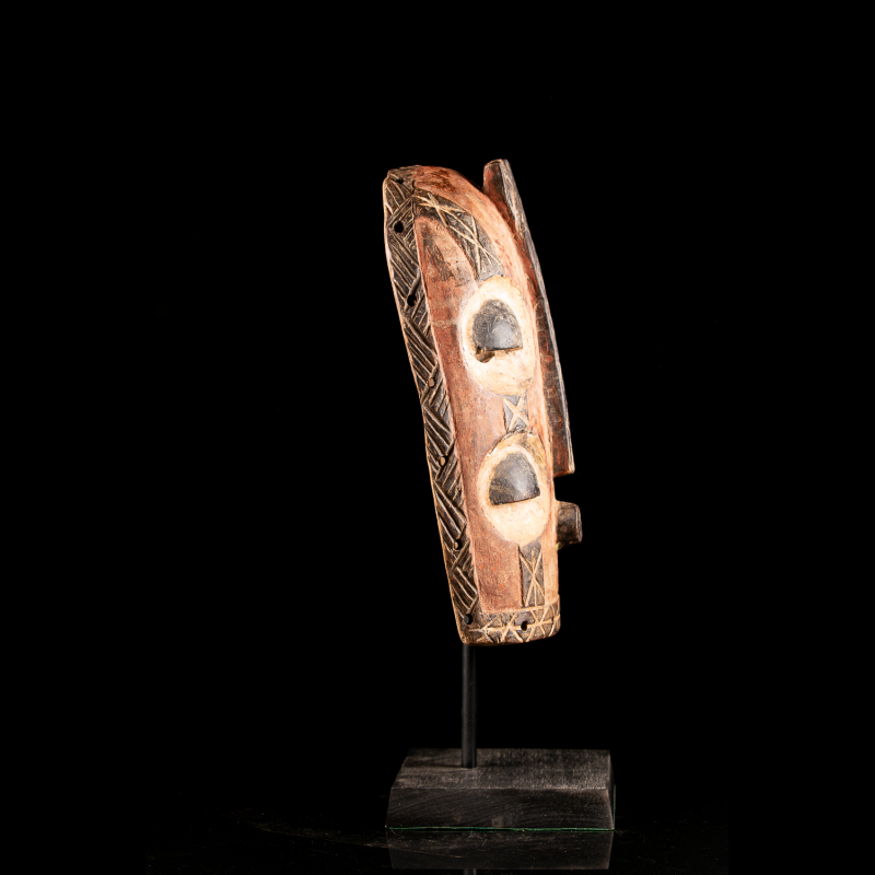 Bembe Eluba ya Bùtende mask - African art masks from Congo