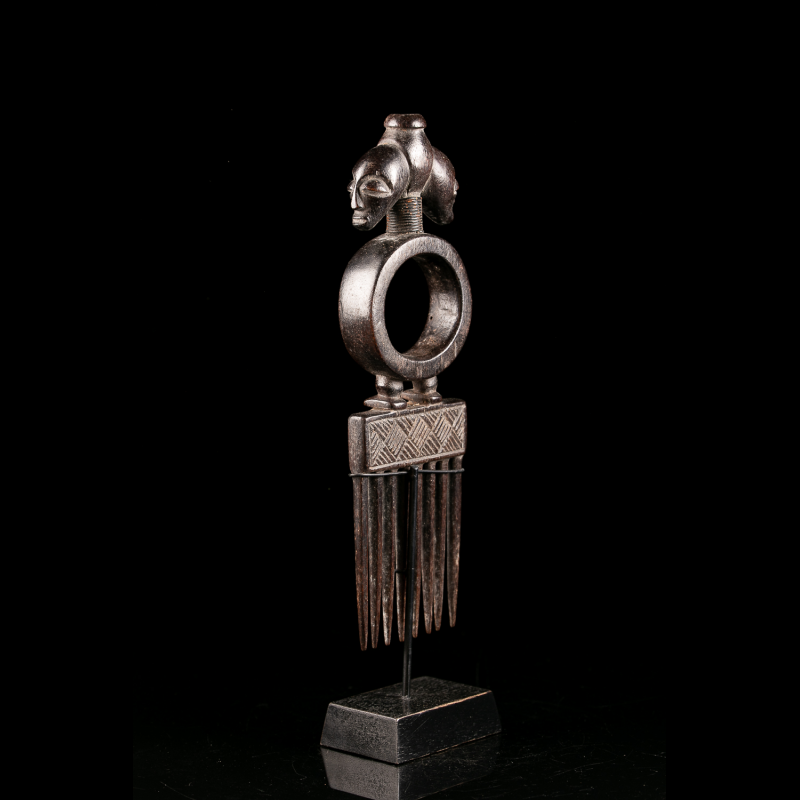 Songye comb - African art item for hairdo in Congo