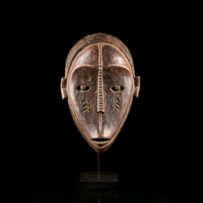 Ngombe mask - African art mask from Ubangi in Congo