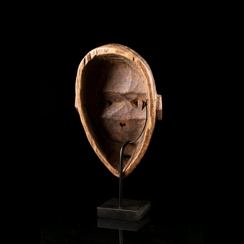 Ngombe mask - African art mask from Ubangi in Congo