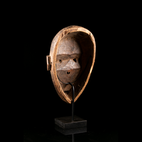 Ngombe mask - African art mask from Ubangi in Congo