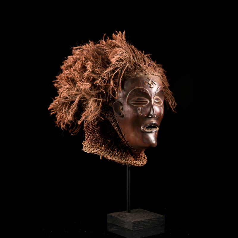 Chokwe Mwana Pwo mask - African masks of the Mukanda