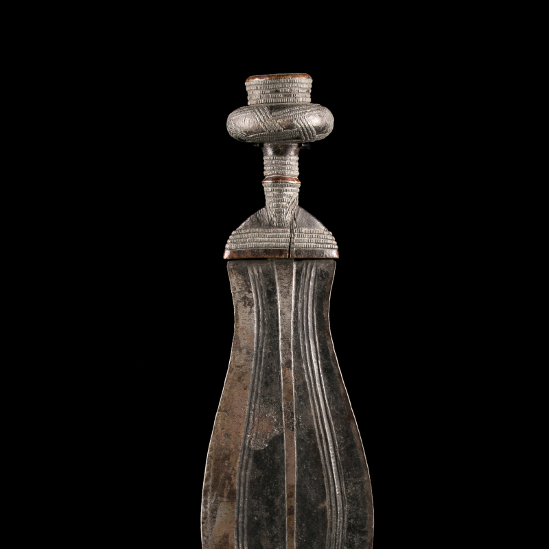 Kuba Ikul knife - Traditional weapon in African art