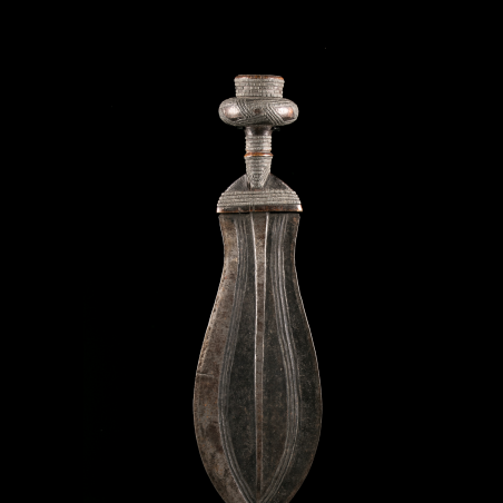 Kuba Ikul knife - Traditional weapon in African art