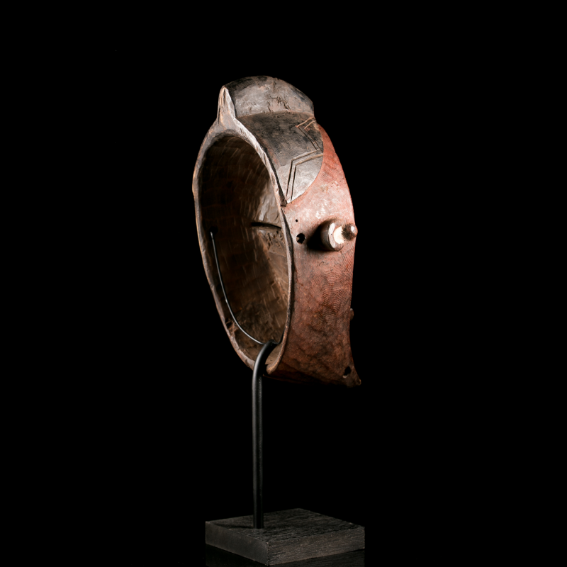 Lwalwa Mvondo mask - Lwalu african art from Congo