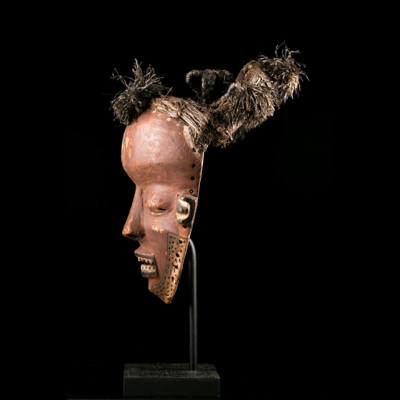 Pende Mbuya mask - African tribal art from the Congo