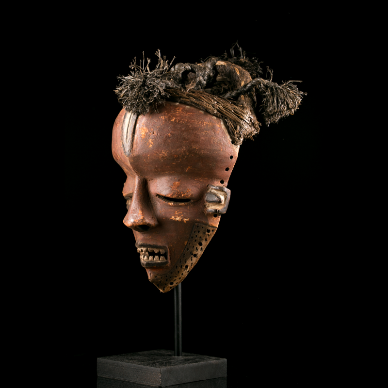 Pende Mbuya mask - African tribal art from the Congo