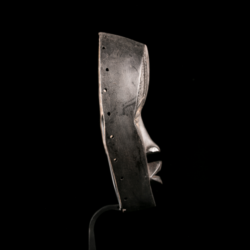 African mask from the Dan people - Tribl Art from Côte d'Ivoire and Liberia