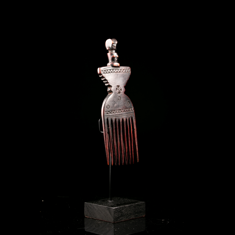 Zaramo comb - Sculpture and feminity in Tribal african art from Tanzania