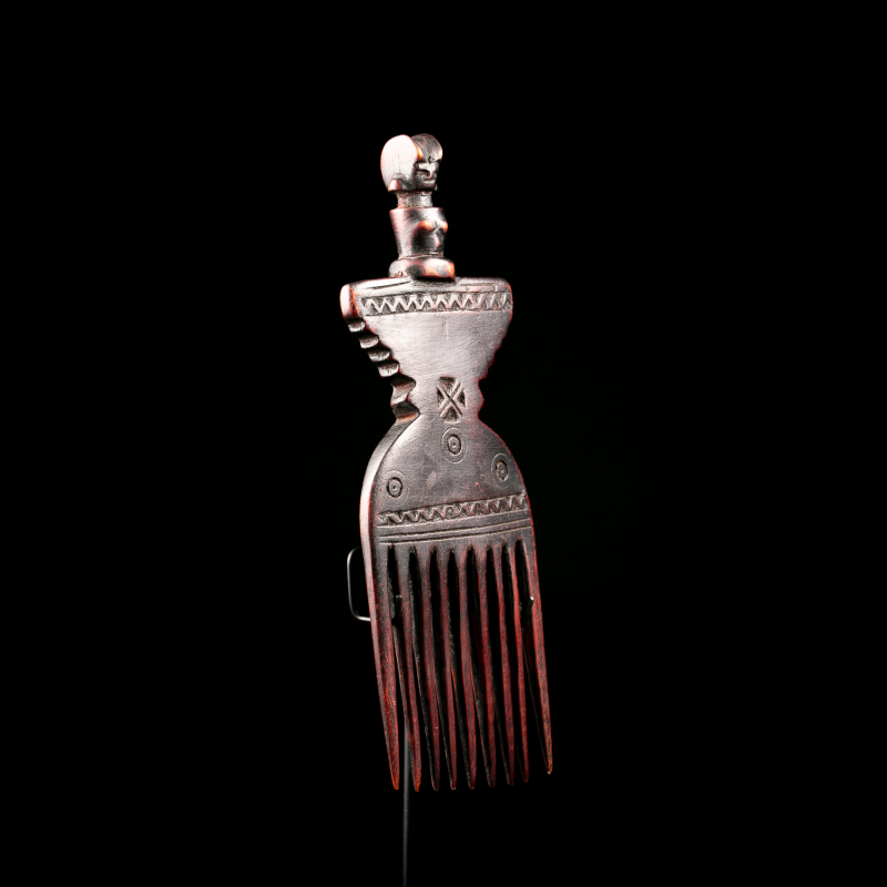 Zaramo comb - Sculpture and feminity in Tribal african art from Tanzania