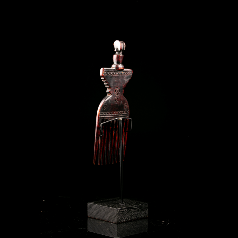 Zaramo comb - Sculpture and feminity in Tribal african art from Tanzania