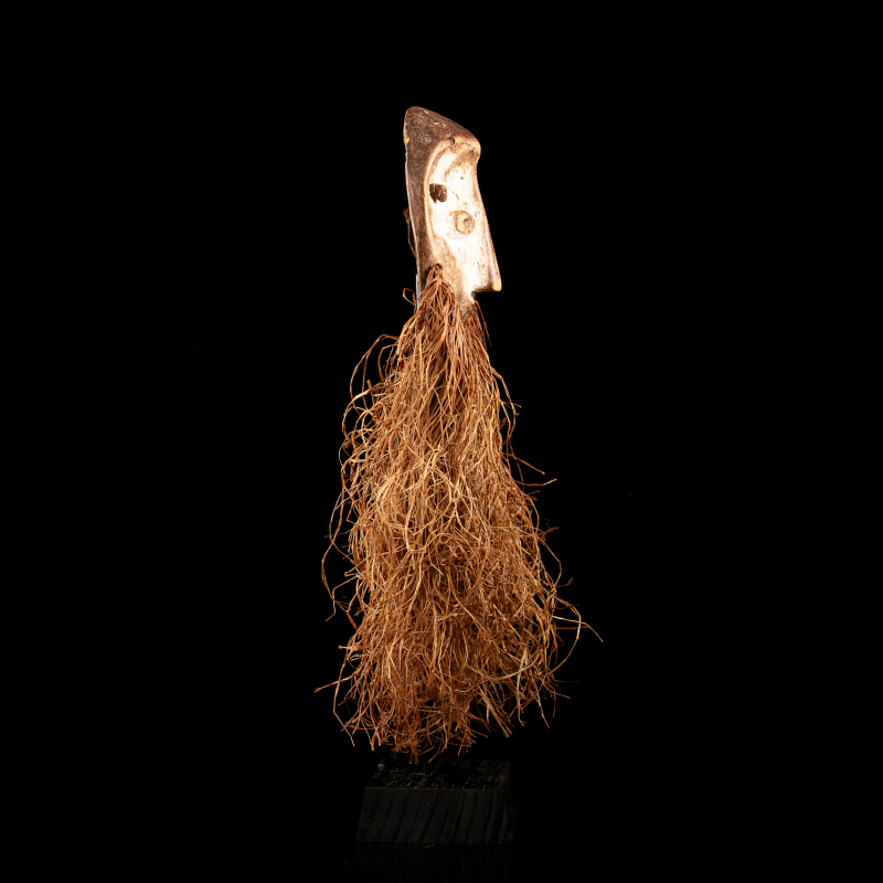 Lega Lukwakongo mask - Collection of African Art of the Congo