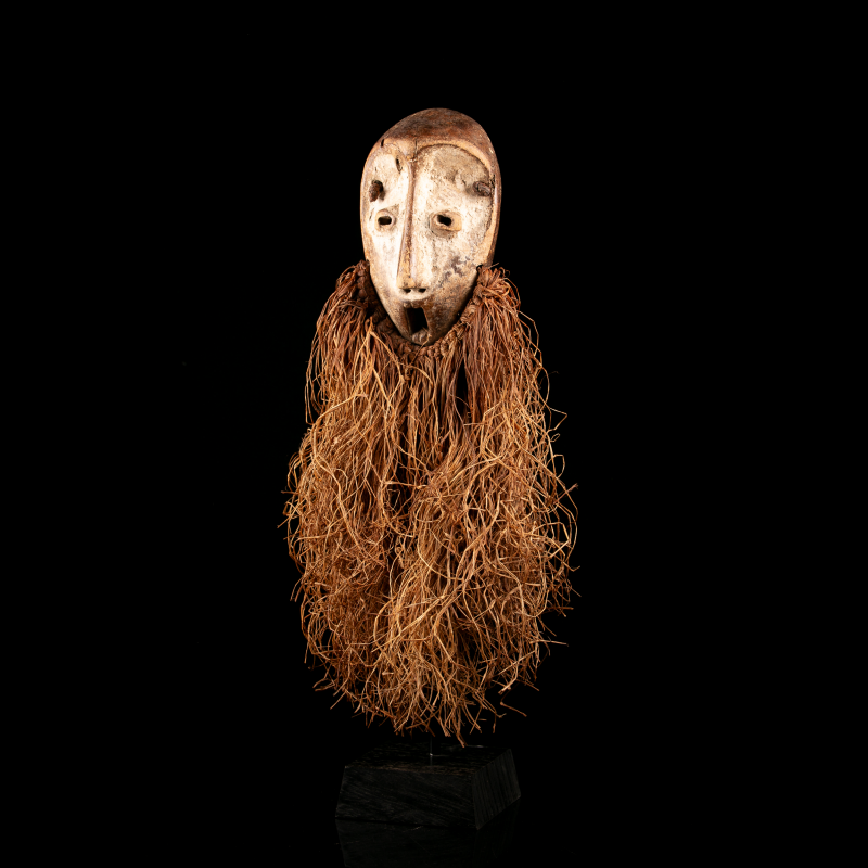 Lega Lukwakongo mask - Collection of African Art of the Congo
