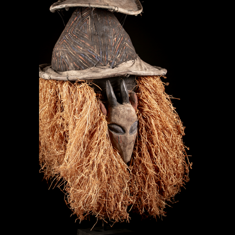 Yaka Kholuka mask - African masks of the Nkanda initiation