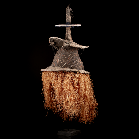 Yaka Kholuka mask - African masks of the Nkanda initiation