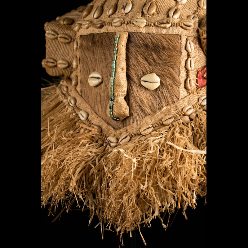 Mukyeem / Mukenda elephant mask - Kuba Ngeende - Congo - African Art ...