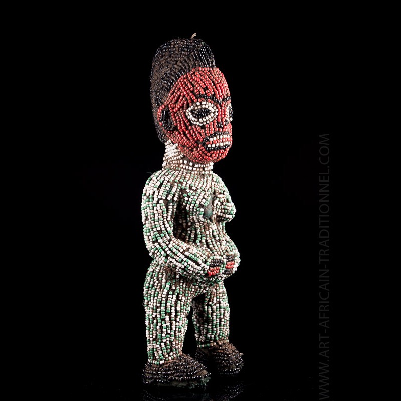 Beaded figure Bamileke - Authentic African Tribal Art Gallery